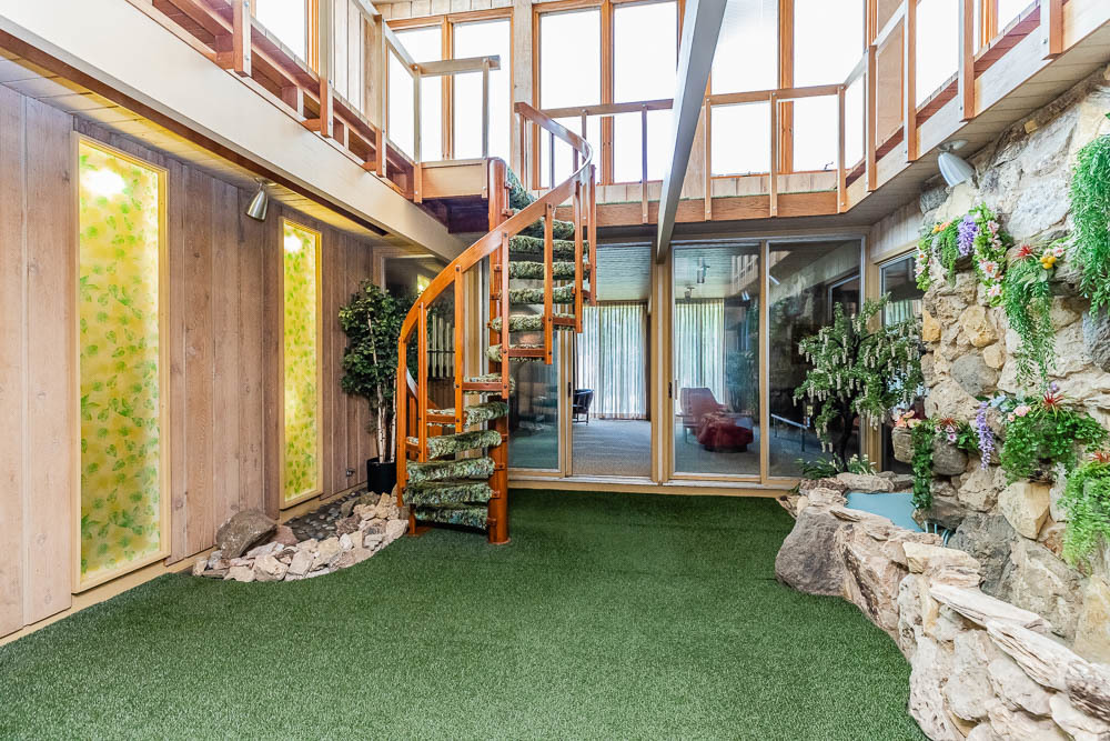 PriceMe | The home price guessing game