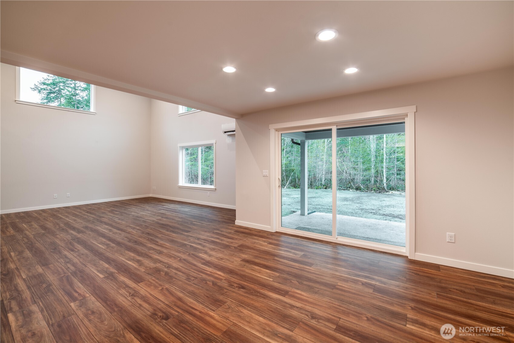 8600 Trillium Lane Concrete | Windermere Professional Partners