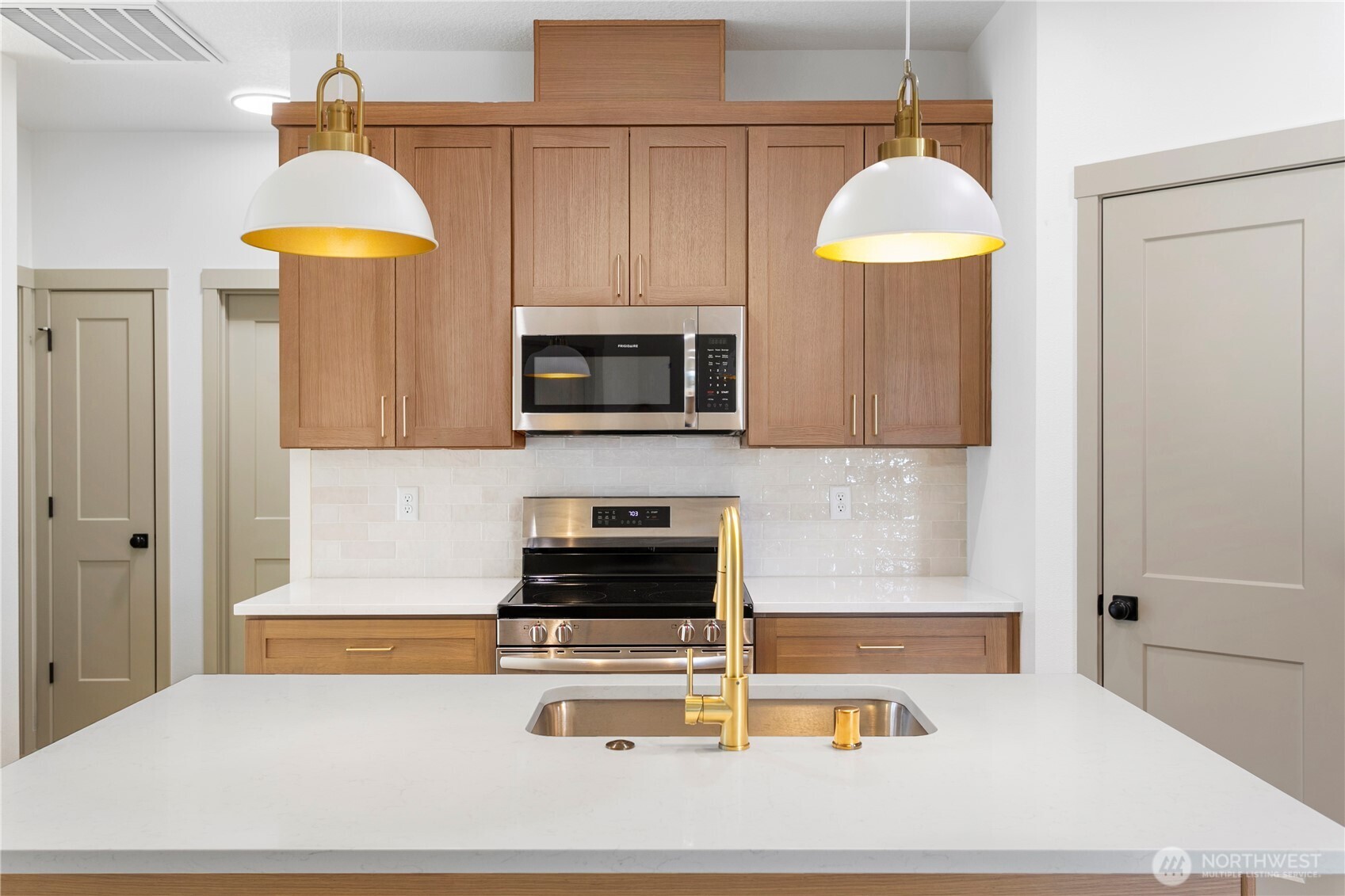 2333 W Castleman Street Longview | Windermere Professional Partners