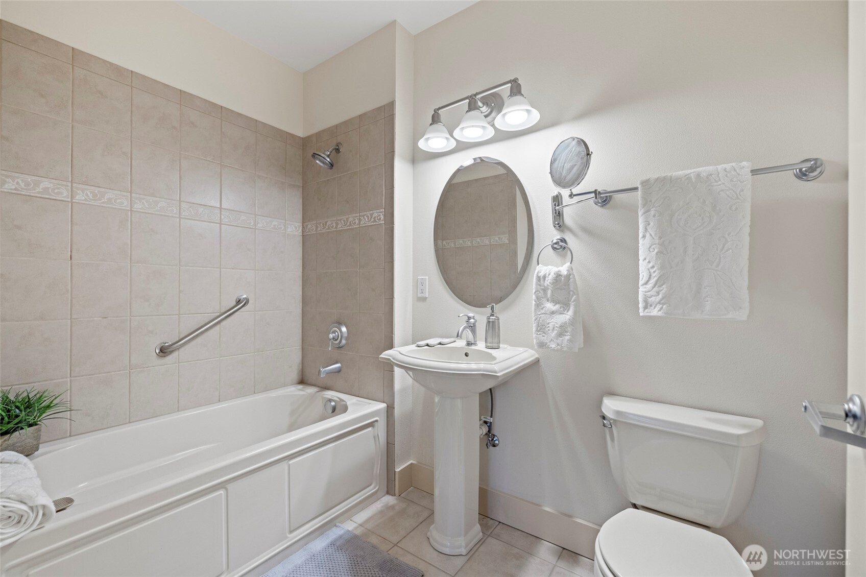 1419 Digby #207 Mount Vernon | Windermere Professional Partners