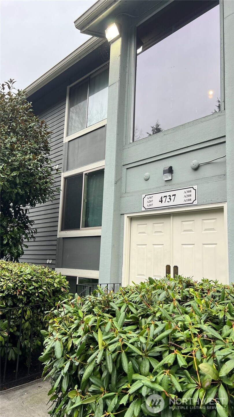 4737 W Lake Sammamish Pkwy SE… | Windermere Professional Partners